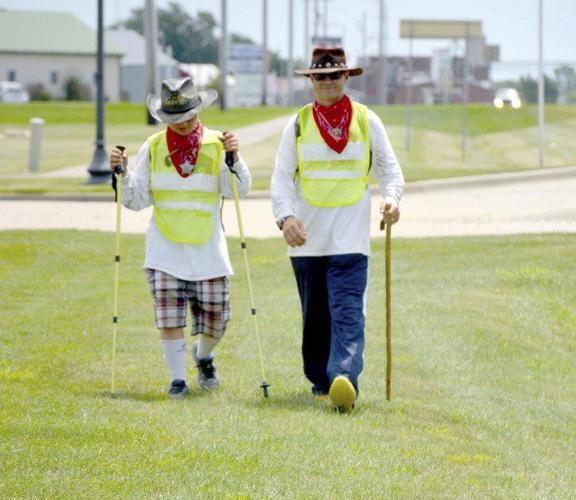 Father and son walk from Lincoln's birthplace to his tomb | Local News ...