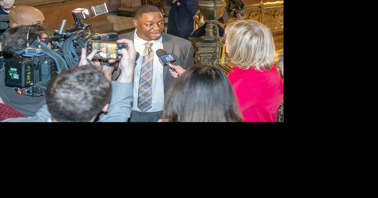 Sen. Emil Jones III charged in bribery scheme | News ...