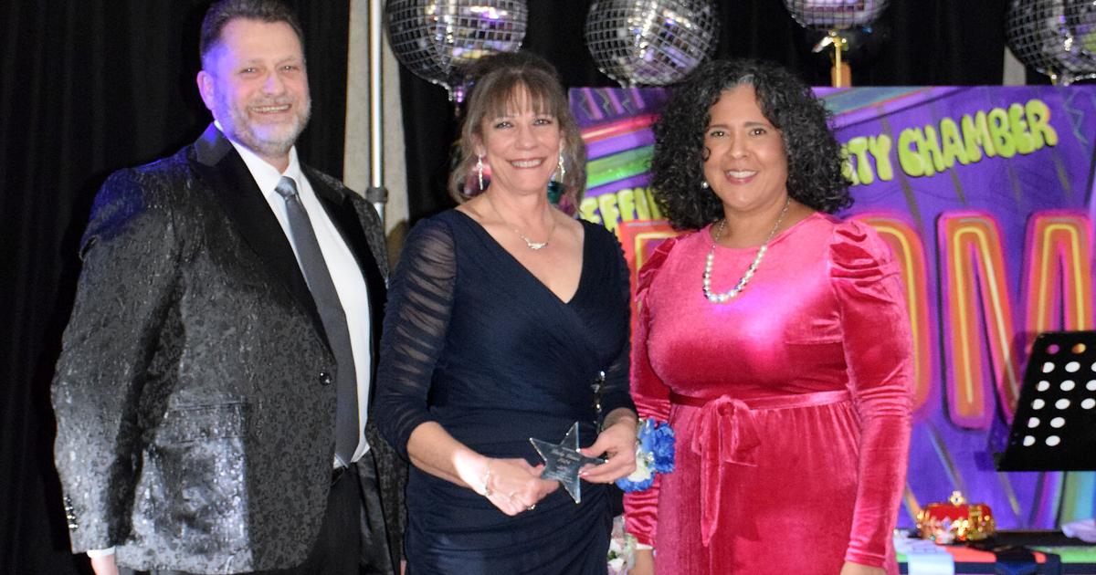 Mary Ellen Eversman named 2024 Effingham Daily News Citizen of the Year ... Mary Ellen Eversman named 2024 Effingham Daily News Citizen of the Year ...