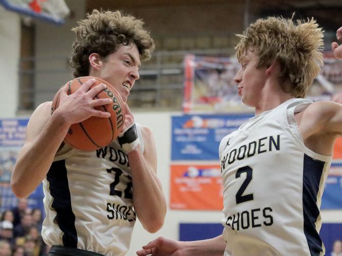 Teutopolis advances to sectional finals with convincing win over Alton ...