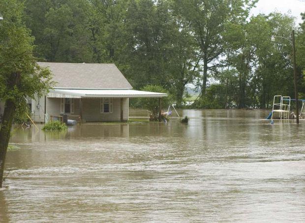 Drenching rain floods area | Local News | effinghamdailynews.com