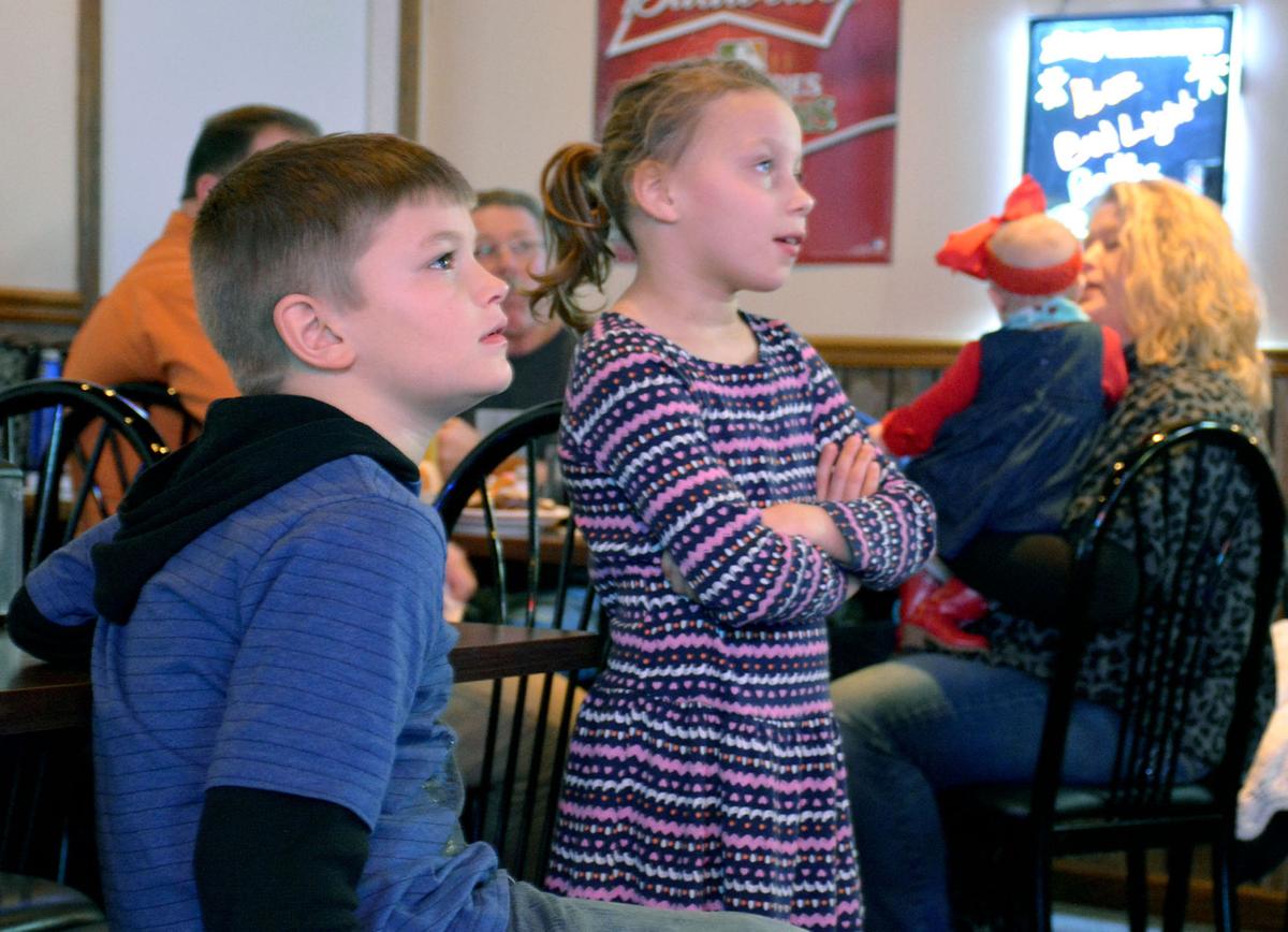 Cheyenne Goss' family, friends gather for 'American Idol' premiere ...