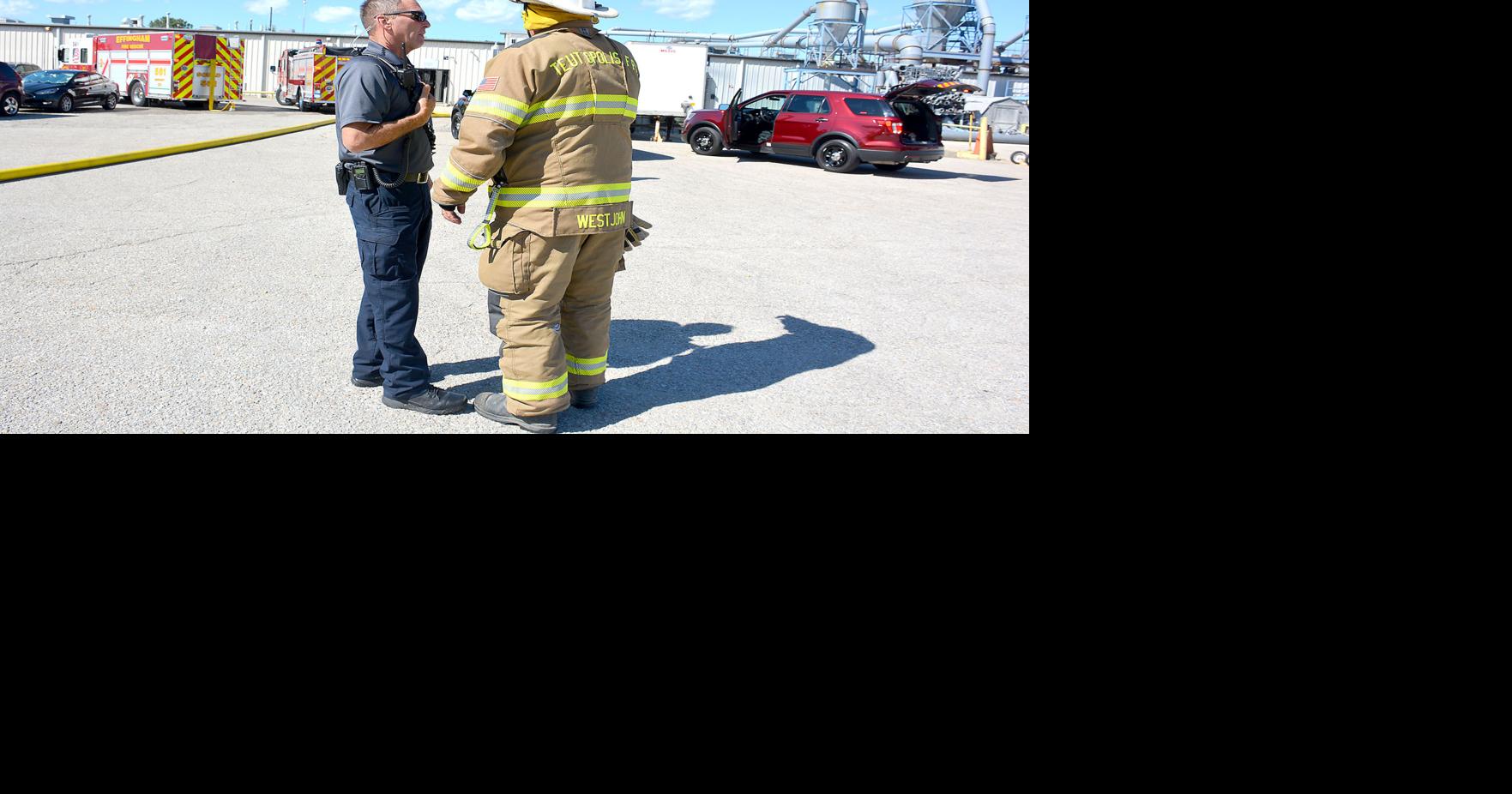 Firefighters respond to Quad Graphics | Local News | effinghamdailynews.com