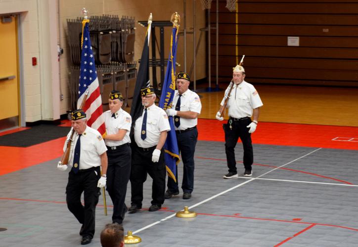 Central Grade School salutes veterans | Local News | effinghamdailynews.com