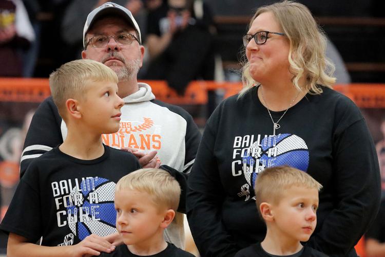 Davis, Thompson families overwhelmed with support after Ballin' for a ...