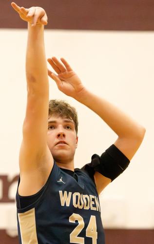 SURVIVE AND ADVANCE: Gavin Addis saves the day for Teutopolis boys in ...