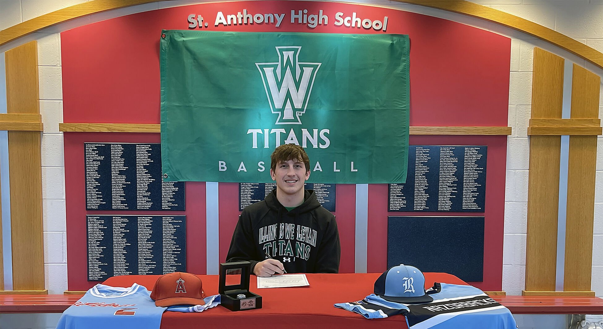 St. Anthony's Lauritzen to continue baseball career at Illinois ...