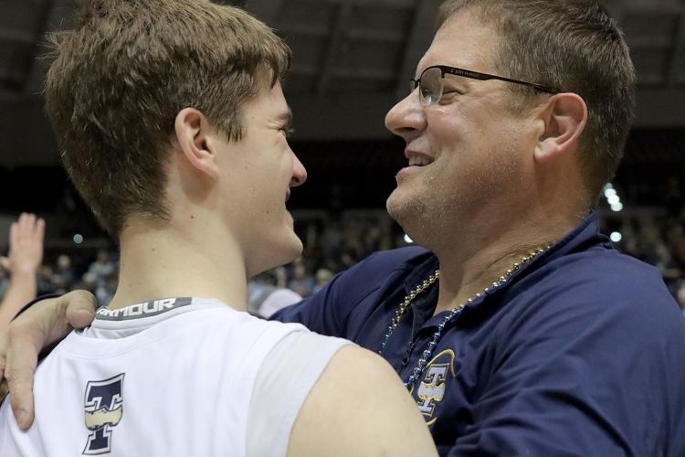 SHOES 'STATE'MENT: Teutopolis advances to state tournament for the ...