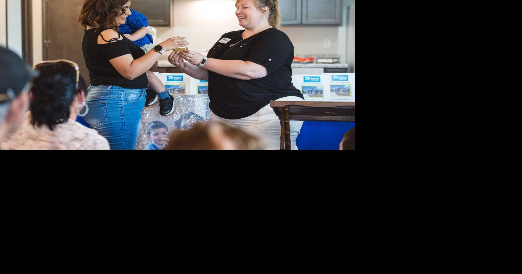 Habitat for Humanity dedicates new home to Parra family | Features ...