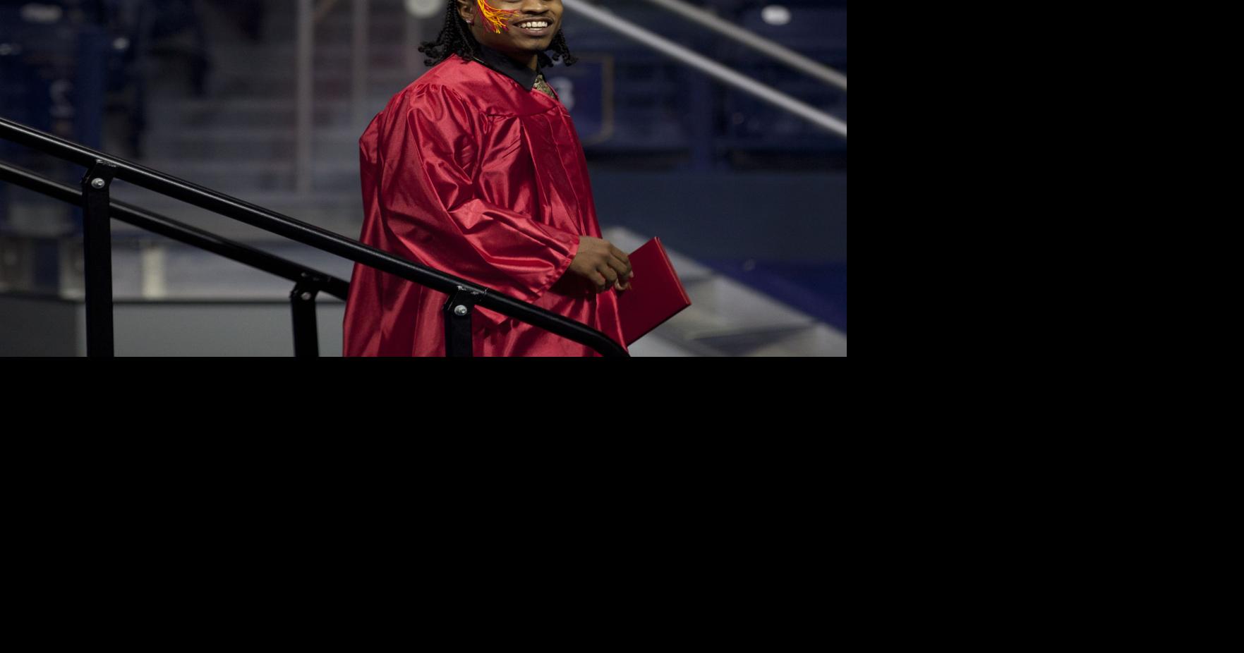 Elkhart Memorial graduates class of 2014 | Schools | elkharttruth.com