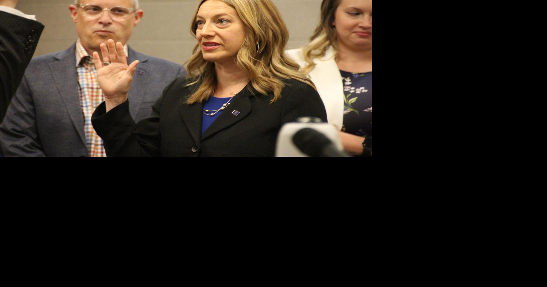 Leichty sworn in as mayor | News | elkharttruth.com