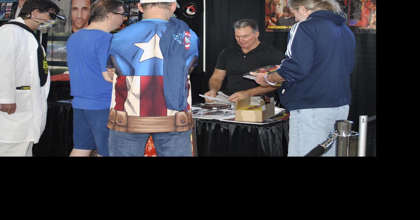 Celebrity guests draw crowds at Hall of Heroes Comic Con | Features ...