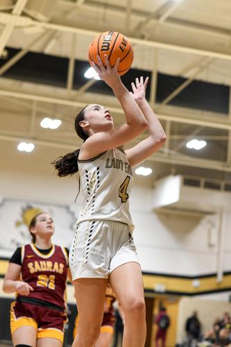 Golden Eagles fly past Sauras to win opener | Sports | elkintribune.com