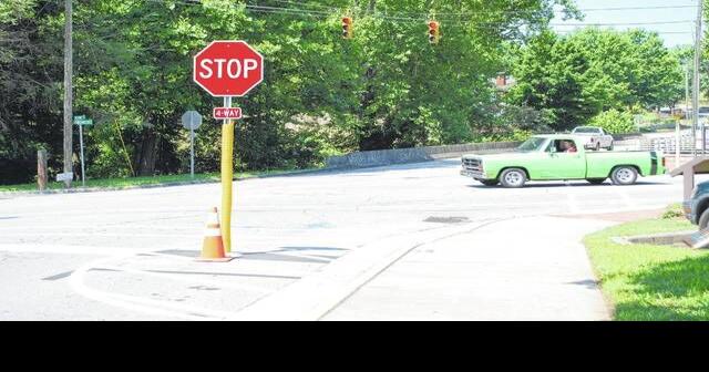 Four-way stop signs erected downtown | News | elkintribune.com