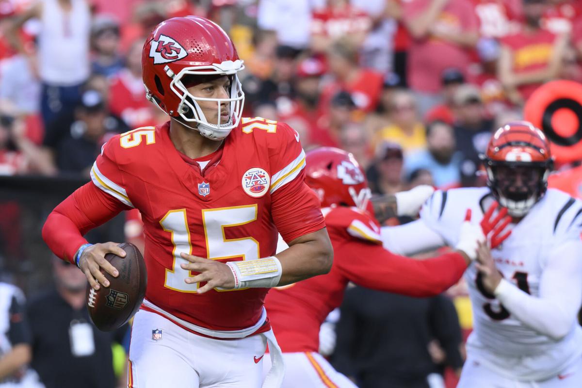 Chiefs vs. Falcons player props: Best SNF prop bets Week 3