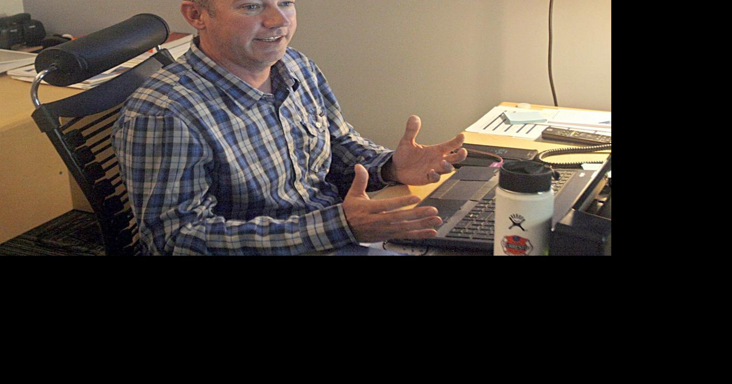 Jim Foster takes over as airport manager