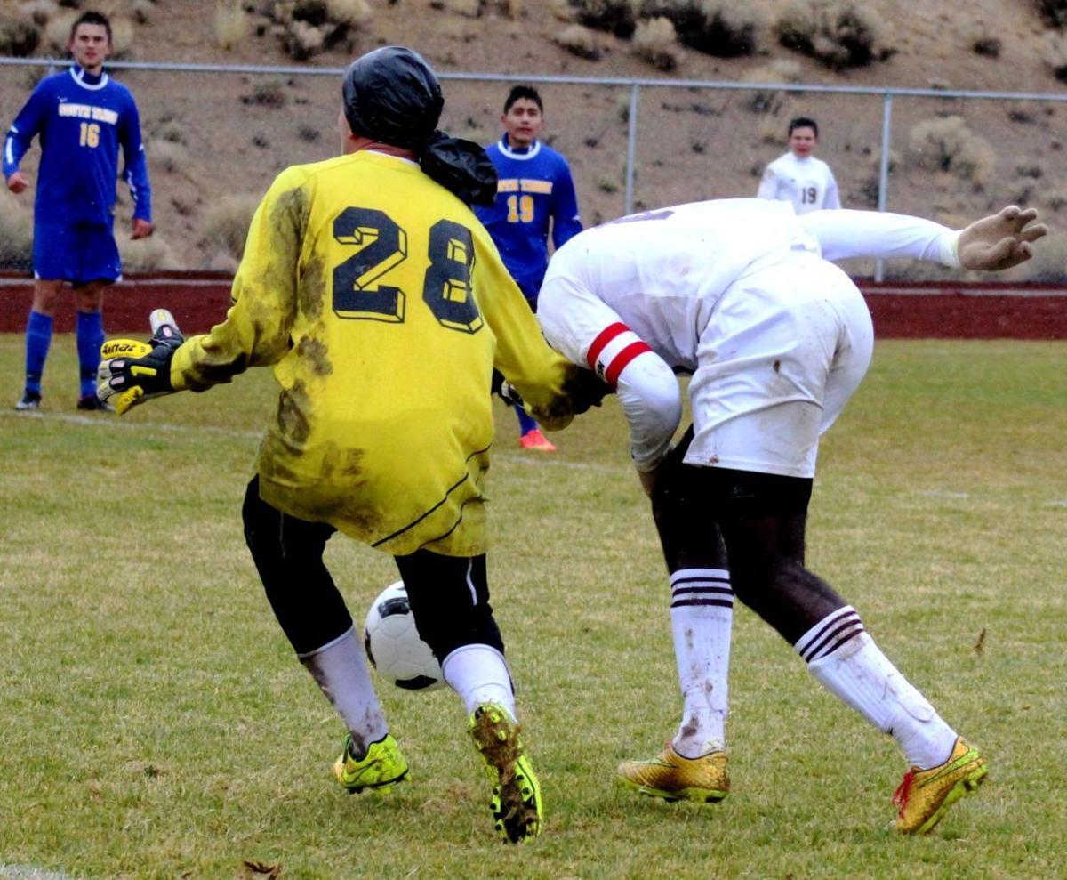 Elko boys lose to South Tahoe, playoffs dashed