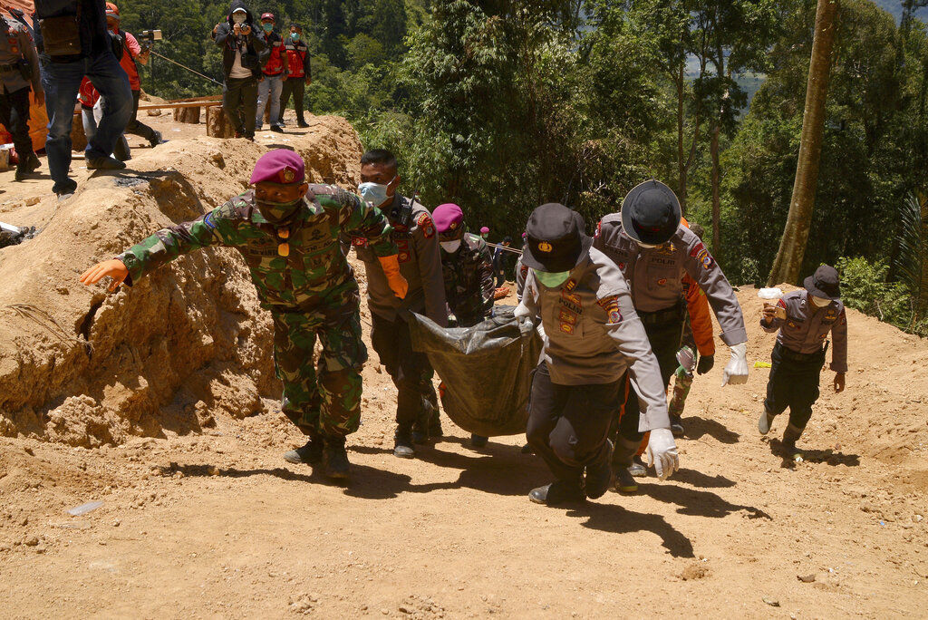 Rocks as big as trucks fell on gold miners