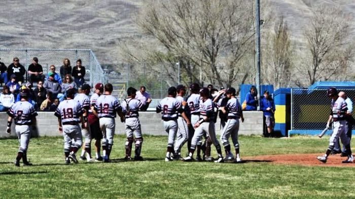 Elko rebounds with dominant performances