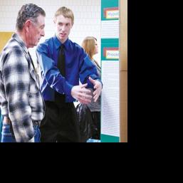 Science Fair — Judges view 400 projects