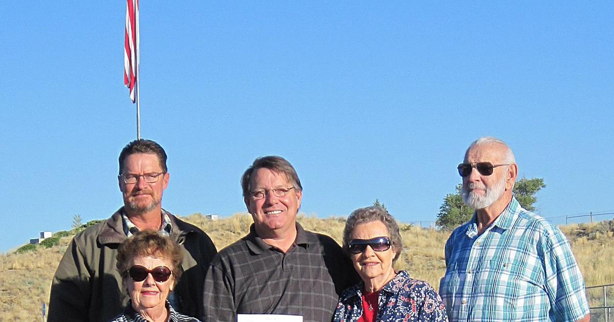 Elko Flag Foundation accepts donation from classes of 1950s