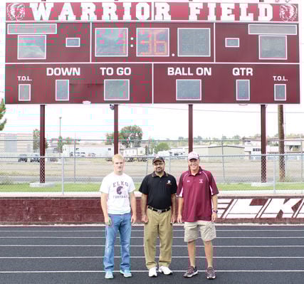 Indians host Vaqueros on gridiron
