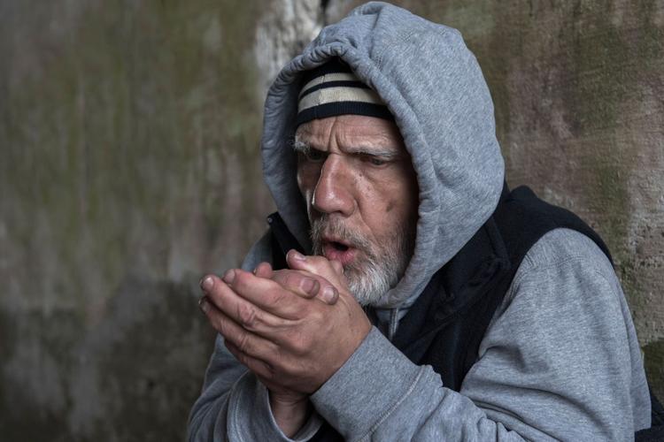 Feeling the cold, more people turn to homeless shelters for warmth ...