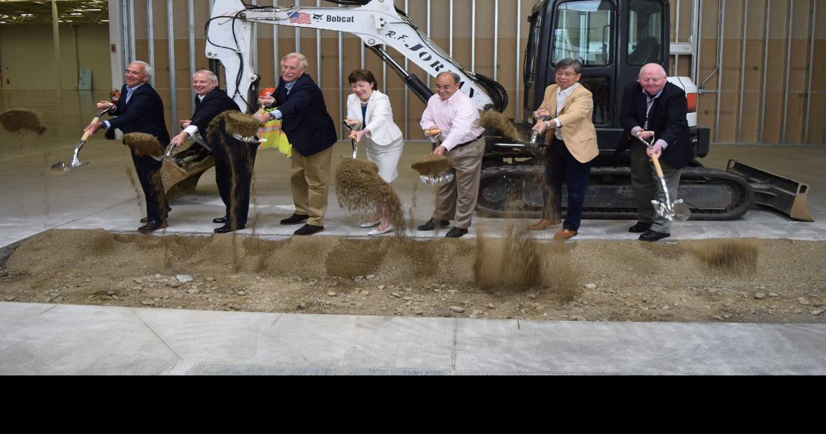 Lab officially breaks ground on new mouse production facility in ...