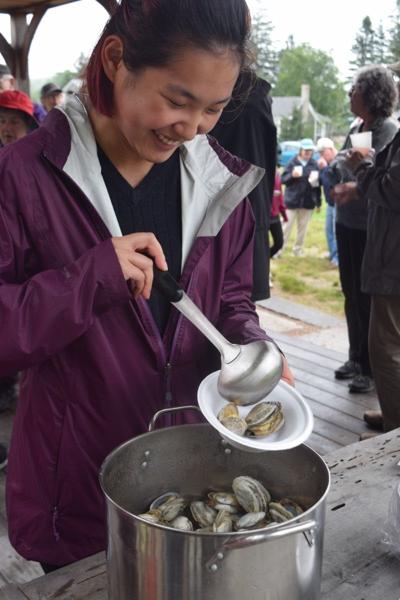 Clammy weather doesn’t deter clam tasting | News | ellsworthamerican.com