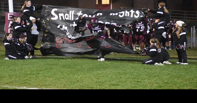 ELLSWORTH AMERICAN PHOTO BY ZACH LANNING | Football | ellsworthamerican.com