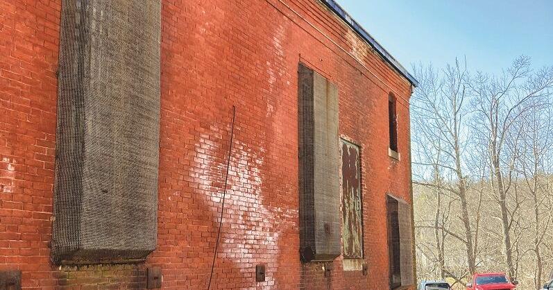 More bricks falling from old jail exterior | News | ellsworthamerican.com