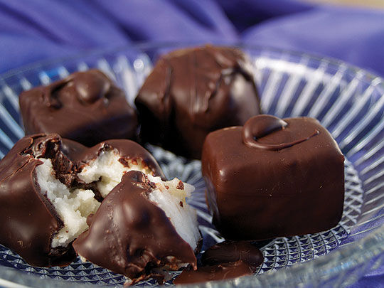 Maine Desserts Shine in New Cookbook | Food | ellsworthamerican.com