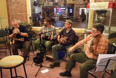 Jug band keeps alive vivid, light-hearted music | Music & Entertainment ...