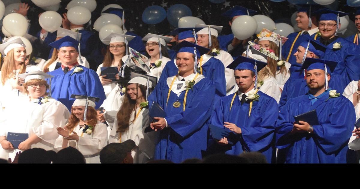 Marathon runner tells Sumner graduates to “aim high” | Education ...