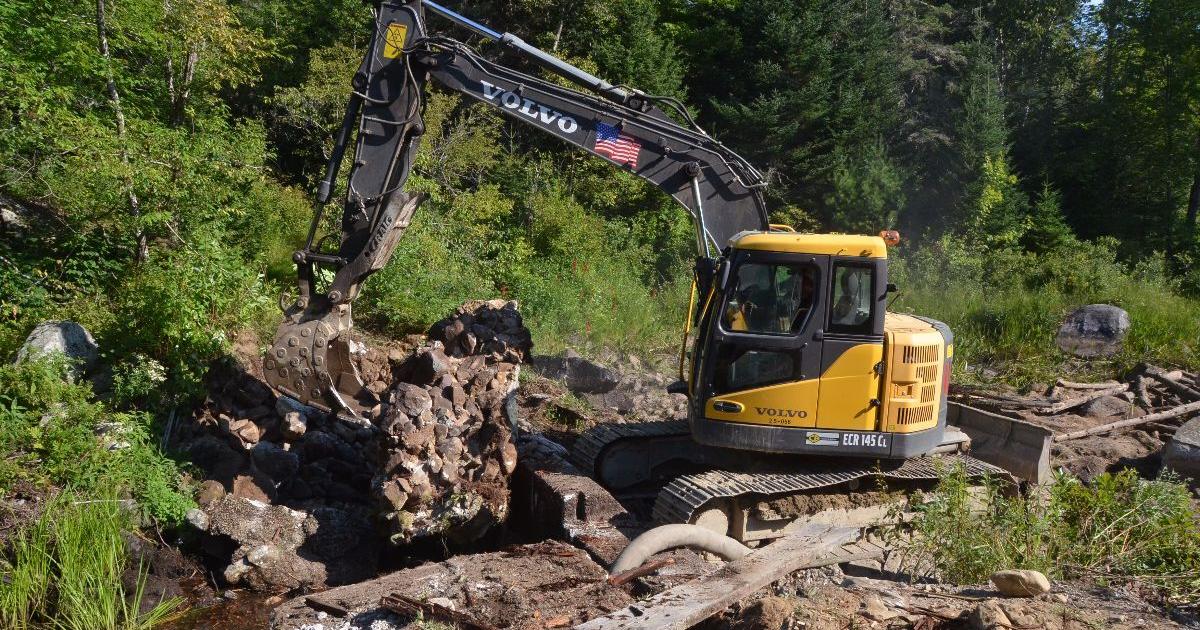 Crews begin removing Wight Pond dam | Environment | ellsworthamerican.com