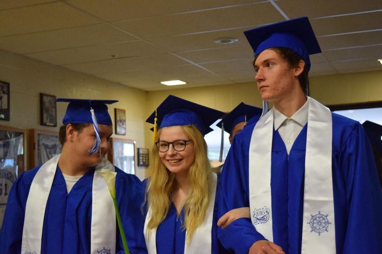 Message to DI-S graduates: “Be in the moment” | Education ...