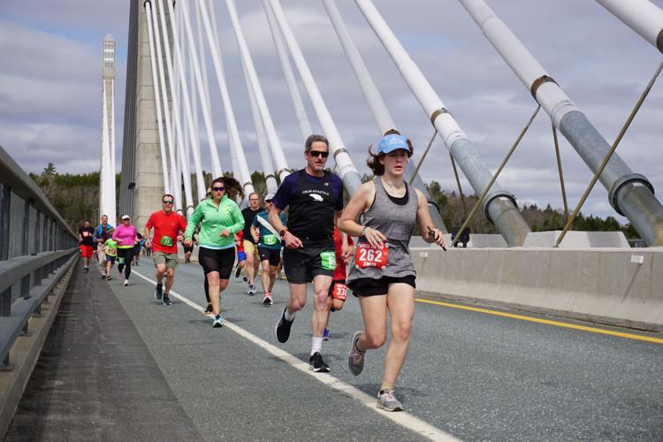 Bridge the Gap road races draw nearly 200 runners | Sports ...