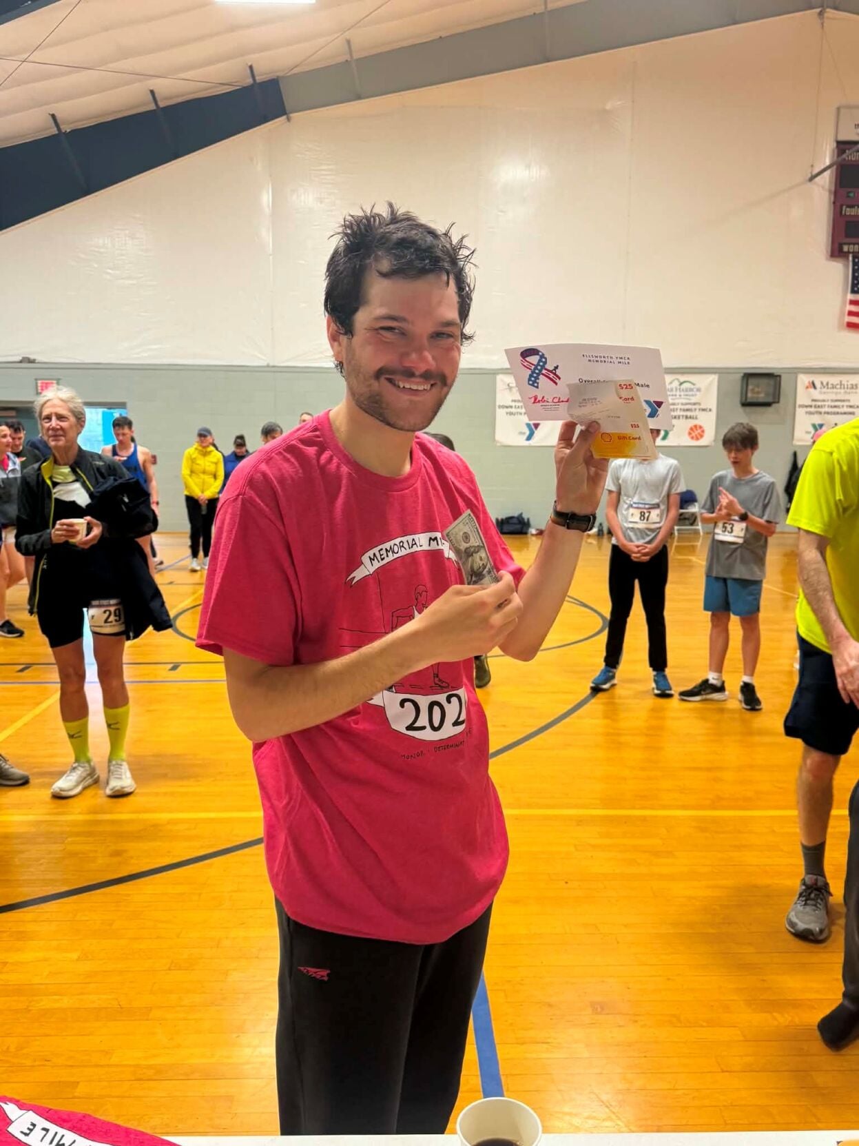 Steady throng of runners brave rain in Memorial Mile race | Running ...