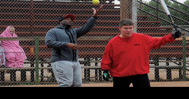 SAS Memorial Softball Tournament held in cold chill at Kellet Park ...