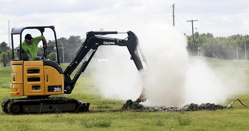 Safety day shows dangers of digging | News | enidnews.com