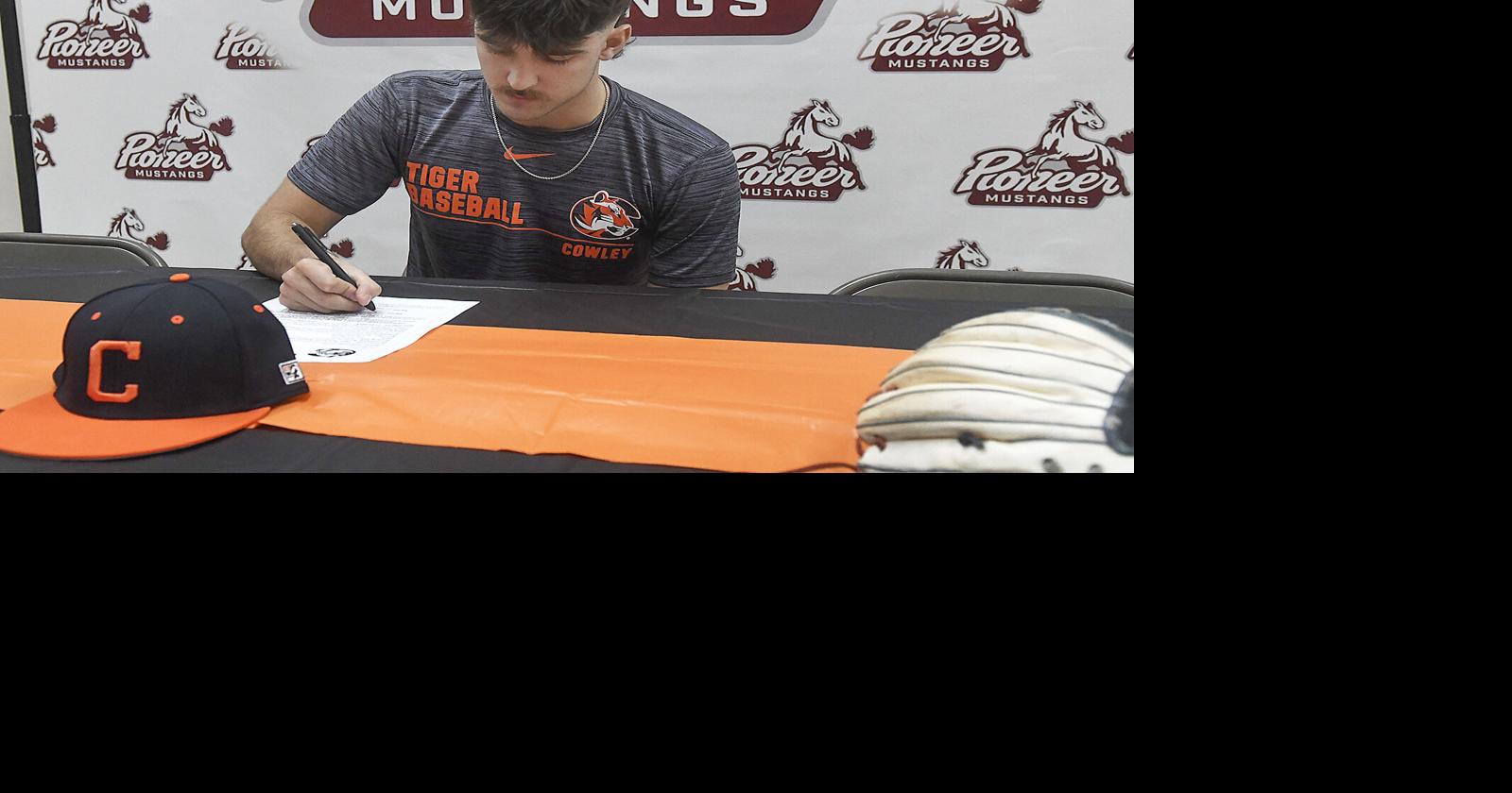 Pioneer pitcher Parker feels relief after signing | Sports | enidnews.com