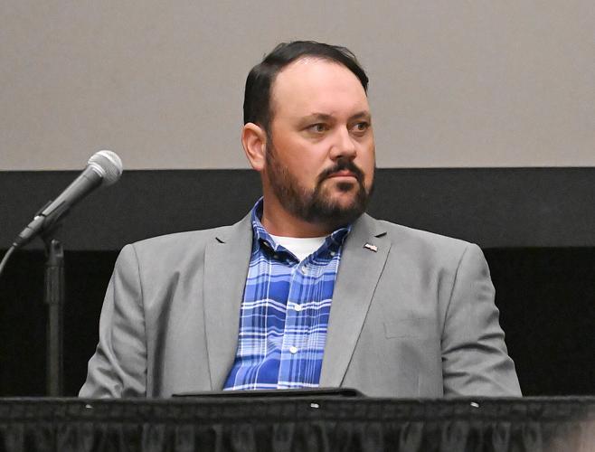 Ward 1 candidates present their cases during forum | VIDEO | News ...