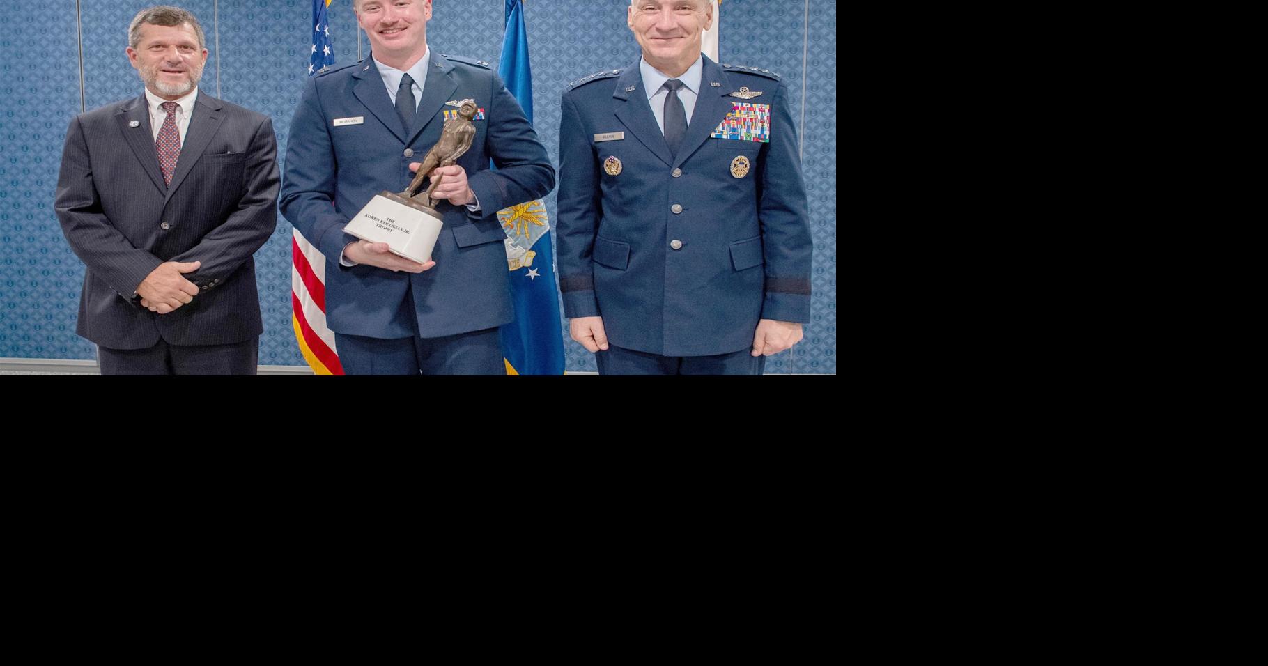 F-16 pilot receives Kolligian Trophy for aircraft recovery | Vance ...