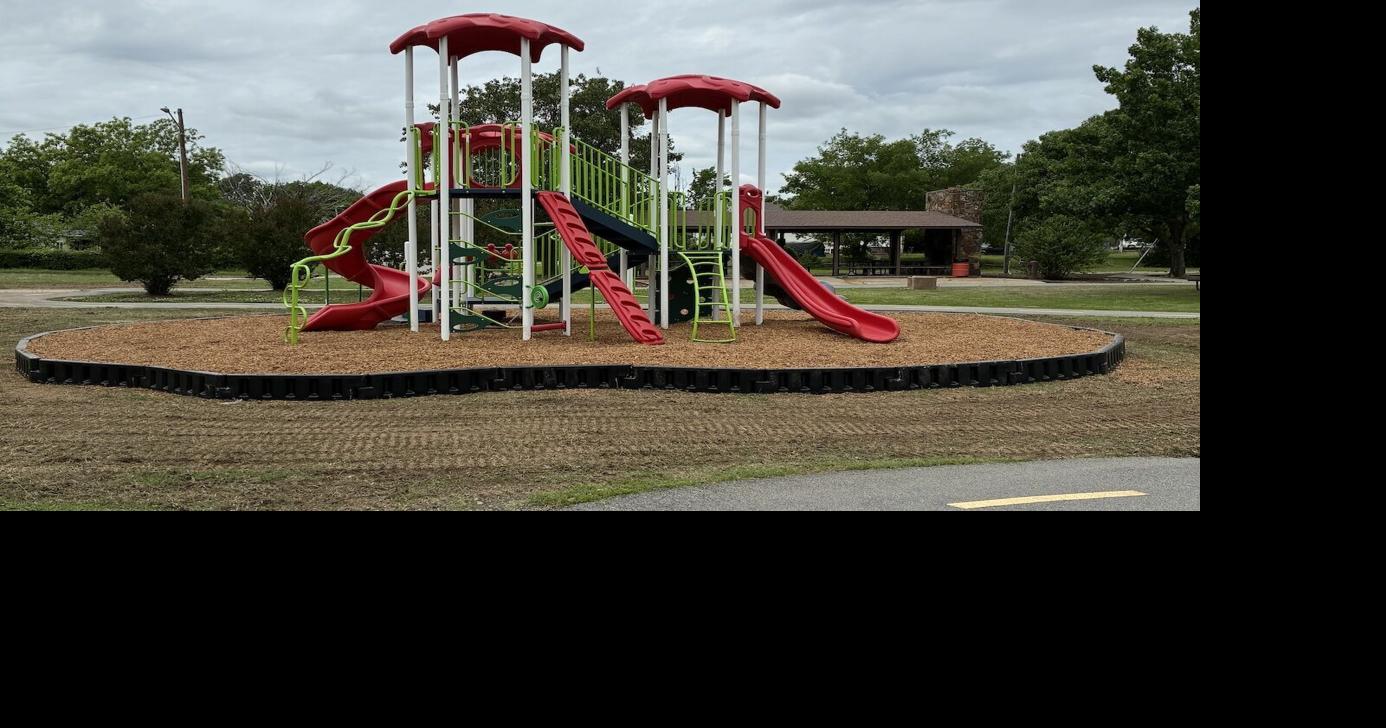 City installs new playground at Rotary Park | News | enidnews.com