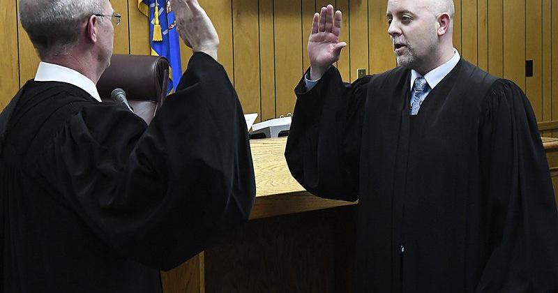 Seigars sworn in as newest judge | Local News | enidnews.com