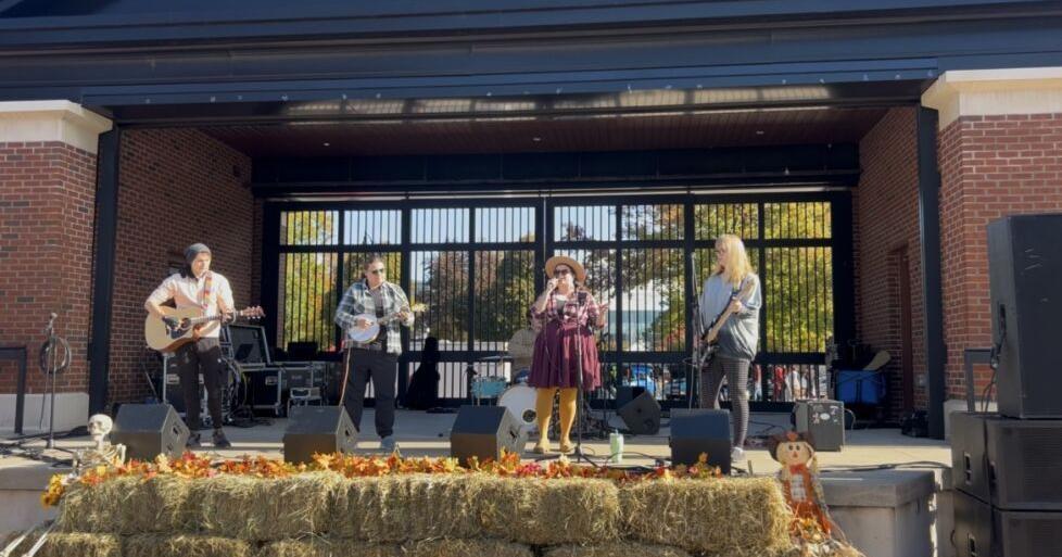 Downtown Erie Fall Fest Draws Crowds | Local News | erienewsnow.com