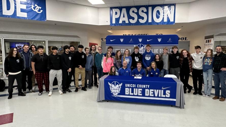 UCHS senior Luke Capps signs to run for Mars Hill University | News ...