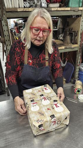 Union Street Gallery to provide free gift wrapping | News | erwinrecord.net