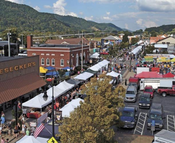 Apple Festival draws another large crowd | Community News | erwinrecord.net