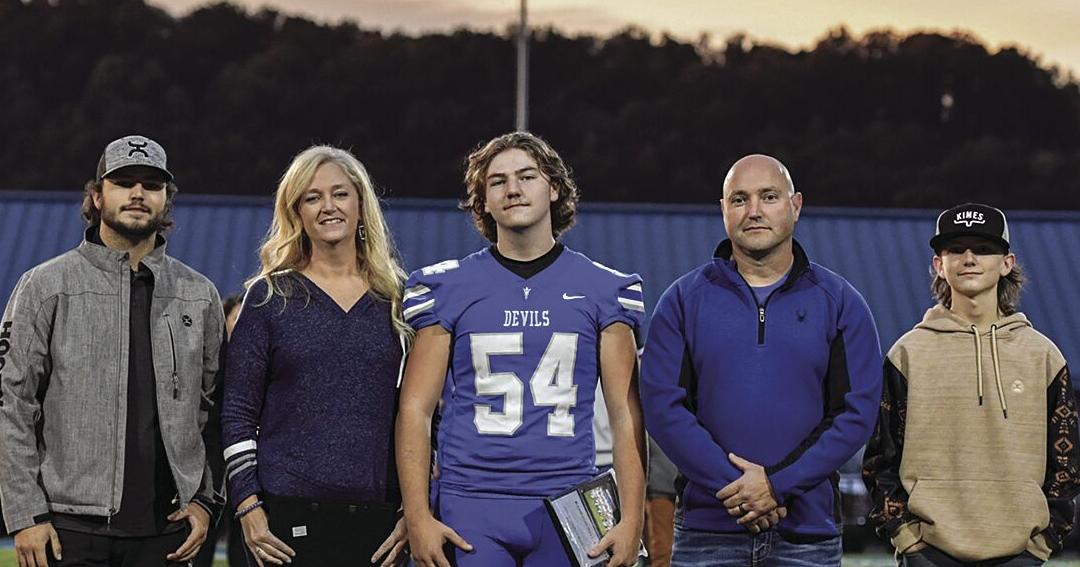 UCHS recognizes senior football players | Sports | erwinrecord.net